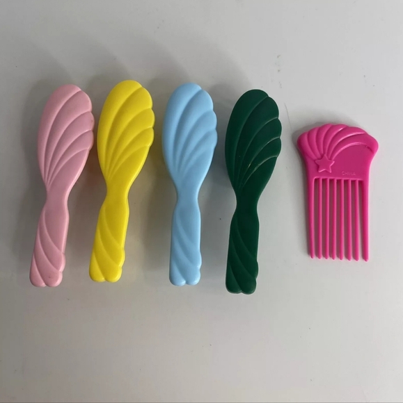 Barbie | Toys | Vintage Barbie Hair Combs Brushes 8s 90s Totally Hair ...